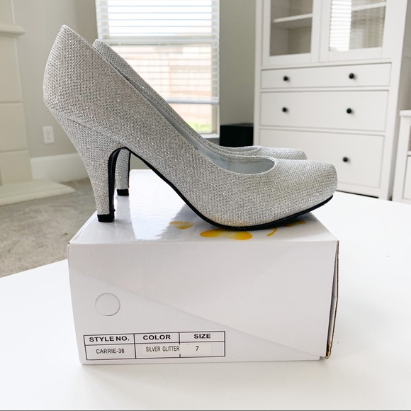 Mascotte | Shoes | Mascotte Silver Heels Carrie38 | Poshmark